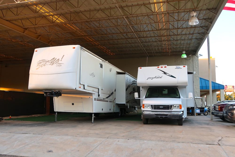 Choosing The Right RV: 7 Things You Need To Know | Campanda Magazine